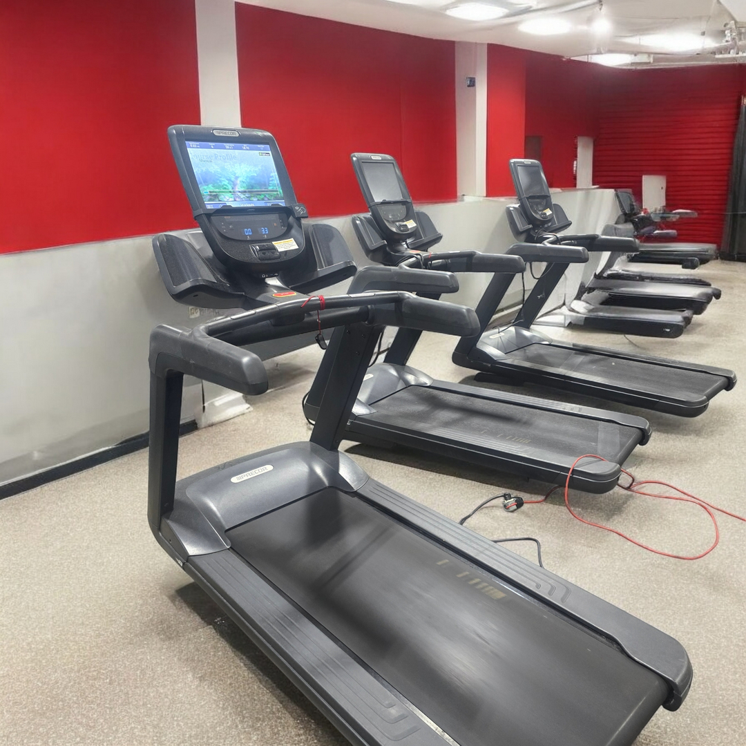 Precor 700 P82 Treadmill