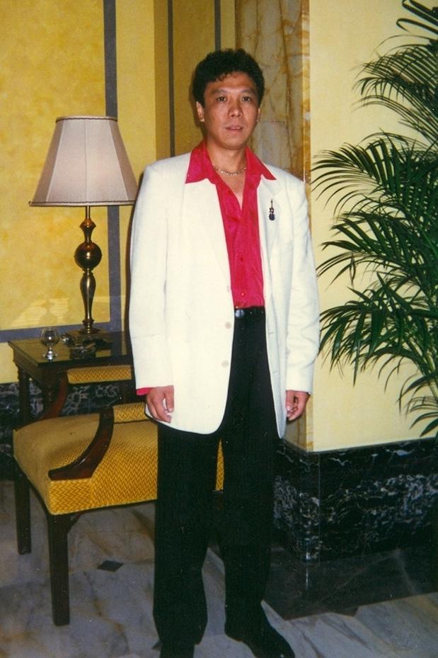 Wing Yee - Singer, Songwriter & Guitarist