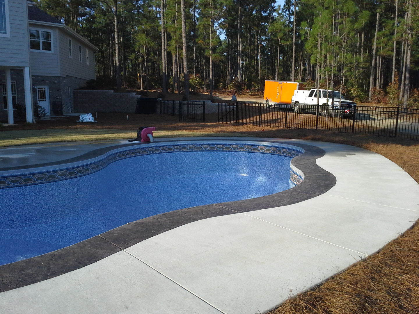 Home [www.southerntropicspools.com]