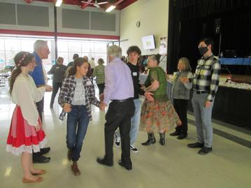 Home [www.comesquaredance.com]