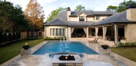 Custom Pool Builders in Houston, TX | Paragon Pools