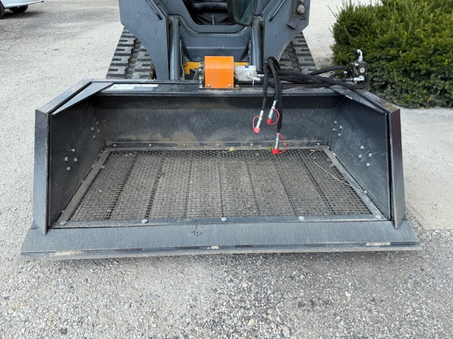 Wolverine screening bucket