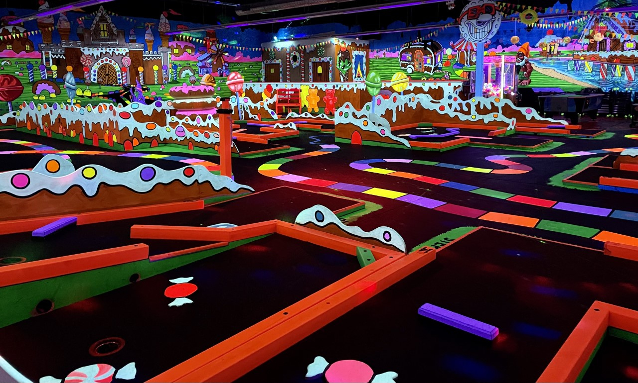 Home [www.parteesminigolf.com]