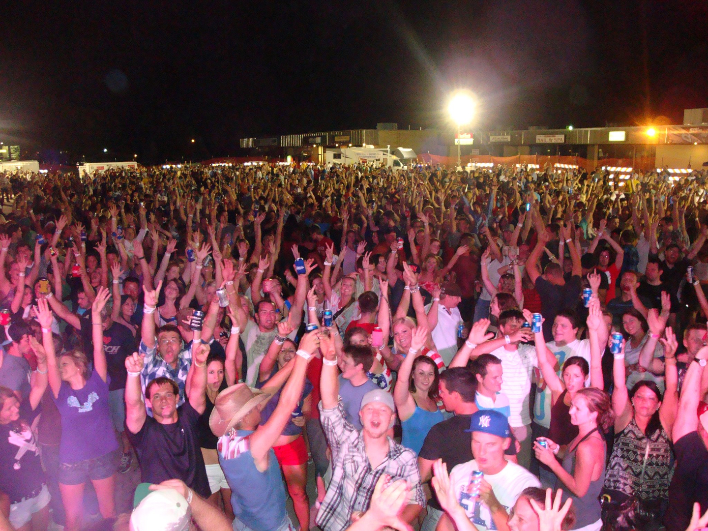 Home [www.switchbacklive.com]