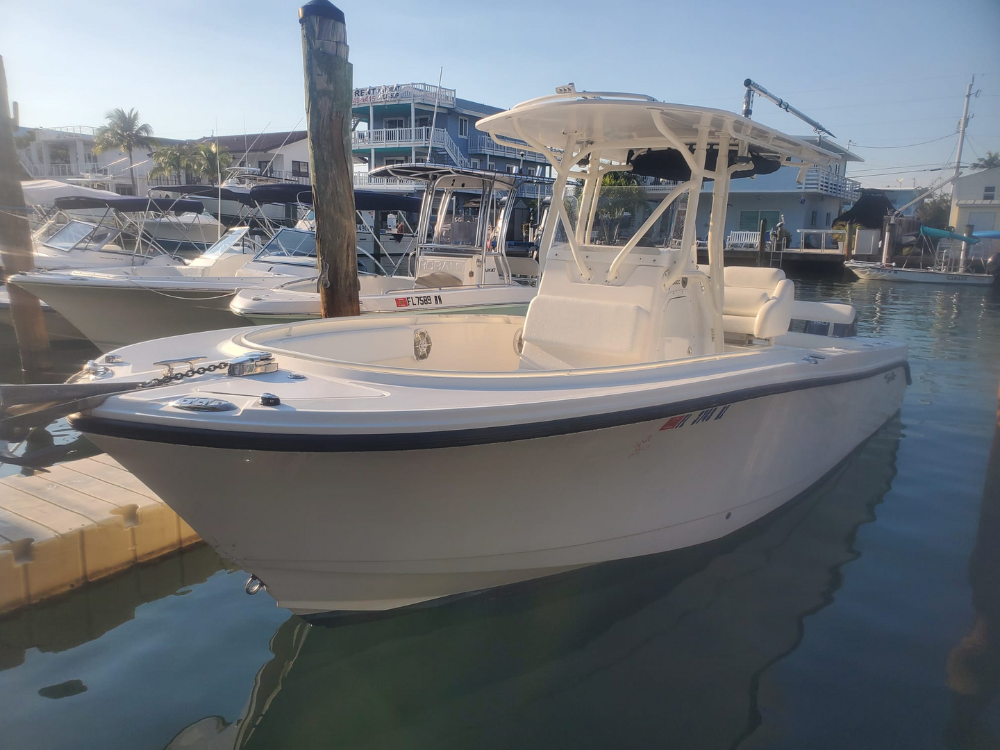25 FT Edgewater Center Console