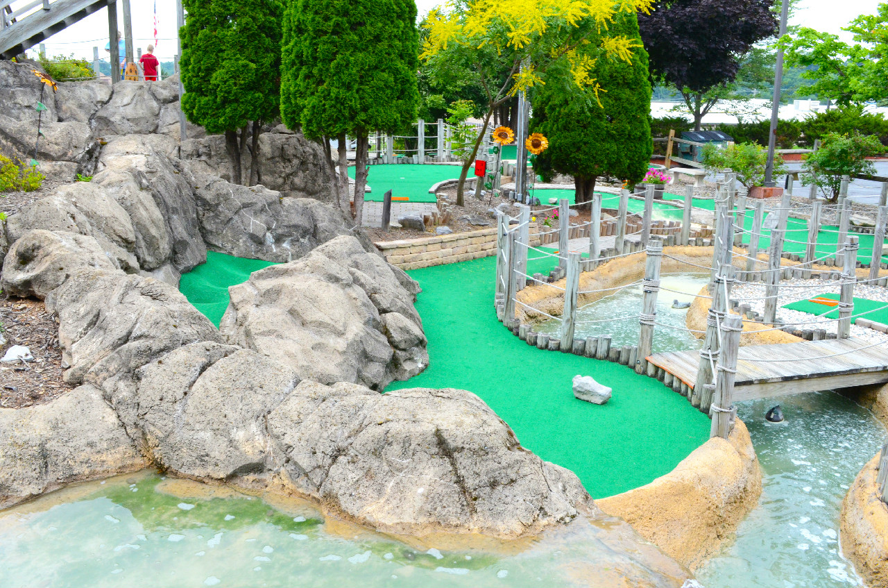 Home [www.happyvalleyminigolf.com]