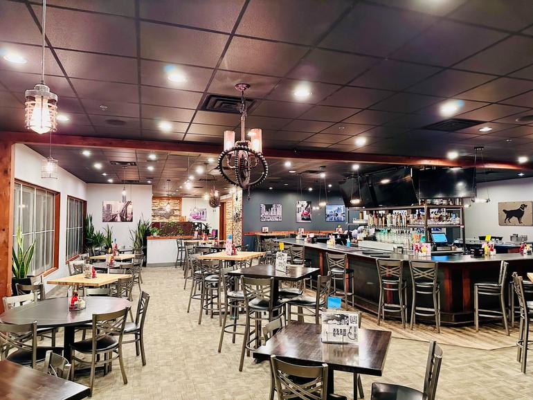 Finley's Tap House - Restaurant, Craft Beer