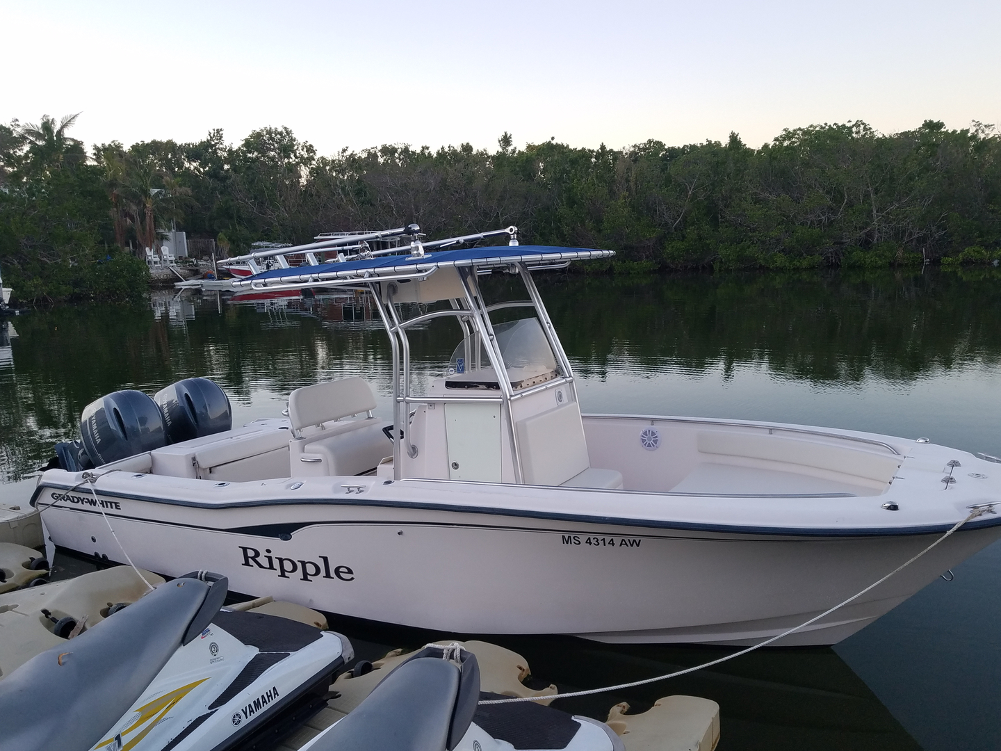 25 FT Grady White Center Console