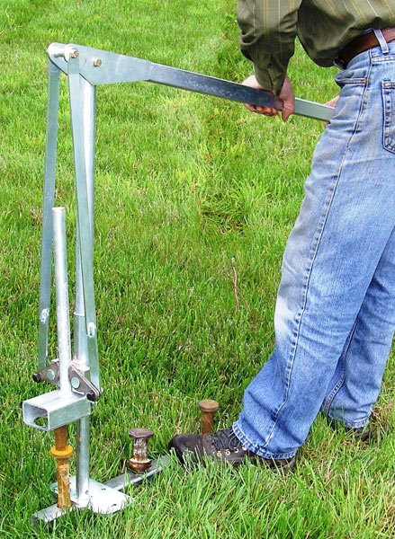 JackJaw 302 Premium Quality Tent Stake Puller (easily removes stakes or ...