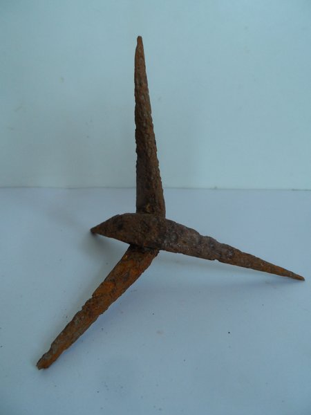 x1 WW1 RELIC HORSE SHOE AND x1 CALTROP. SOMME | Rusty War Relics - UK ...