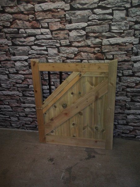 METAL TRIANGLE SECTION GARDEN GATE - 3FT H | Smileswoodcraft Ltd