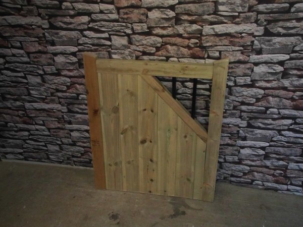 METAL TRIANGLE SECTION GARDEN GATE - 3FT H | Smileswoodcraft Ltd