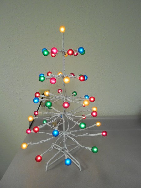 Lighted White Metal Gumdrop Tree | Christmas